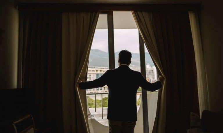 How To Block Out Light From Bedroom Window | Home Guide